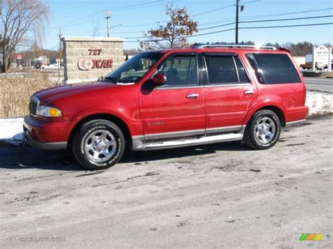 2002 Laser Red Tinted Metallic Lincoln Navigator Luxury 25632001