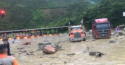 Video En Colombia Deslizamiento De Tierra Deja 8 Muertos Y Varios