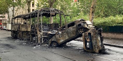 Cest Triste à Voir Trois Jours Après La Mort De Nahel La Banlieue