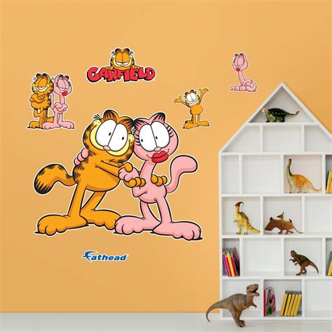 Nickelodeon And Paramount Tagged Character Garfield Arlene Fathead