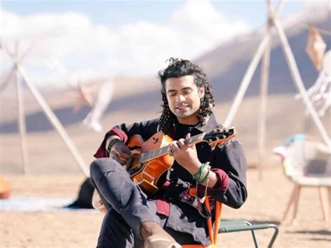 Jubin Nautiyal Height Weight Age Body Statistics Biography
