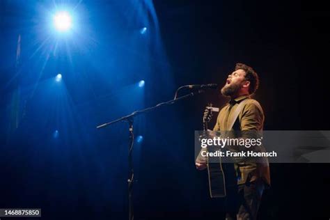 Passenger Singer Photos And Premium High Res Pictures Getty Images