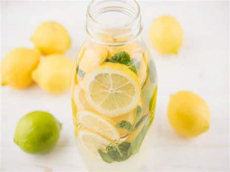 Slow Down The Process Of Ageing By Doing These 8 Things Every Day