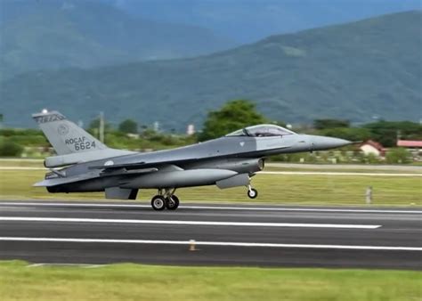 漢光演習預演 F16v戰機首於民用豐年機場起降｜即時新聞｜兩岸｜oncc東網