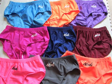 Yahooオークション Nishi ニシ 女子陸上レーシングショーツブルマー