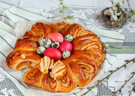 Випічка на Великдень 2020 вінок з горіхами маком родзинками