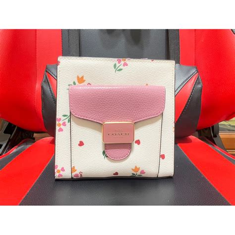 Coach 情人節 限定 現貨 女版 愛心 花花包 側背包 斜背包 肩背包 相機包 手提包 紙袋包 蝦皮購物
