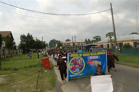 Niger Delta Women At Efcc Rivers Office Protesting For Patience