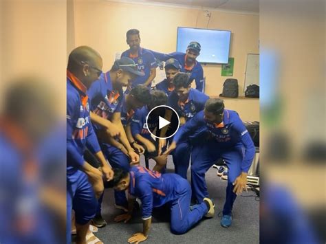 Ind Vs Zim काळा चष्मा घालून गब्बर धवनचा भन्नाट डान्स झिम्बाब्वेला