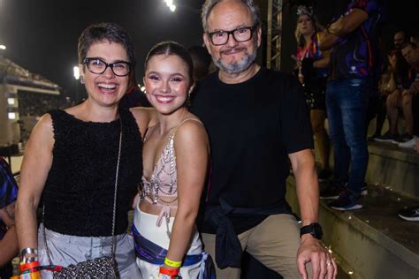 Sandra Annenberg curte a folia família