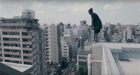 Parkour Running über Die Dächer Asiatischer Megacities