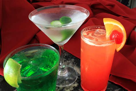 무료 이미지 생기게 하다 음주 칵테일 모히또 주스 기분 전환 마가리타 음료수 리큐어 세계적인 펀치 매우 복잡한 주류 네그로니 증류 액 싱가포르