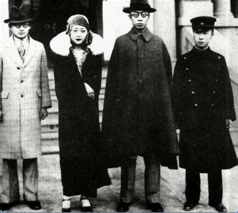 溥仪的皇后婉容曾被日本人玷污，还和侍卫出轨，最后被送进疯人院