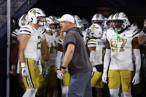 Georgia Tech Vs Ucf Prediction Odds And Picks Dec 22 Gasparilla Bowl
