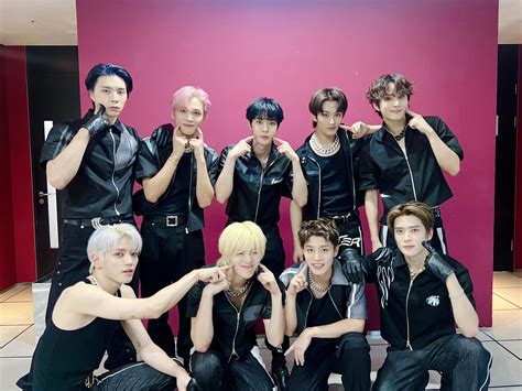 Nct 127 On Twitter 이른 아침부터 와주신 수많은 울 시즈니 다시 한번 넘넘 고맙고 이번 활동도 다치지 않고