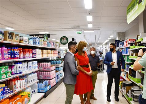 La Alcaldesa De Osuna Visita Mercadona Para Conocer La Nueva Estrategia