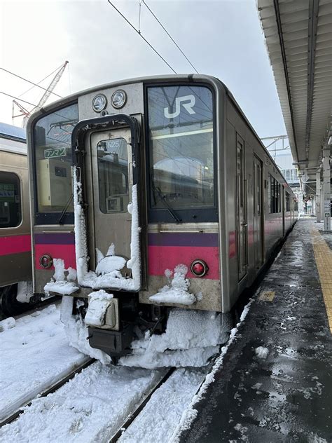 コデラゴ サン on Twitter 青森駅のかつては上野からの夜行列車が停まったであろう海に向かう長大なホームから普通列車に乗って出発