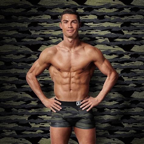 欲罢不能！总裁全裸写真大赏 喷你一脸荷尔蒙！