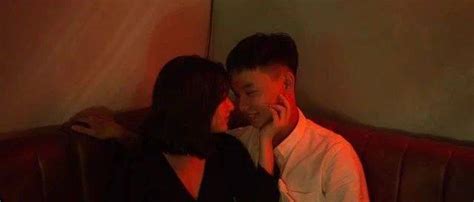 人穷不坑三人，没钱不沾三情，失意不犯三贱，说得真好感情时候同路人