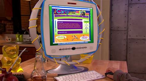Icarly Computer Monitor Can Anyone Identify It Rpf Costume And Prop