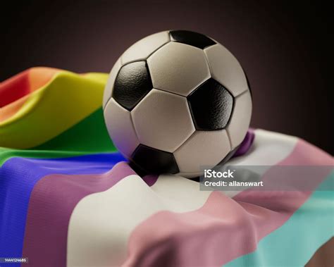 Lgbtq 프라이드 깃발과 축구 공 0명에 대한 스톡 사진 및 기타 이미지 0명 Lgbtqia 문화 걸친 의상 Istock