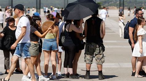 Una Nueva Ola De Calor Llega A España Con Temperaturas De Hasta 43 Grados