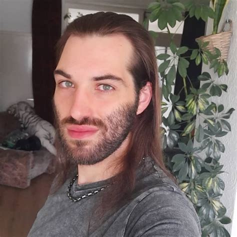 Marcel Kuckuk Der Kuckuk • Threads Say More