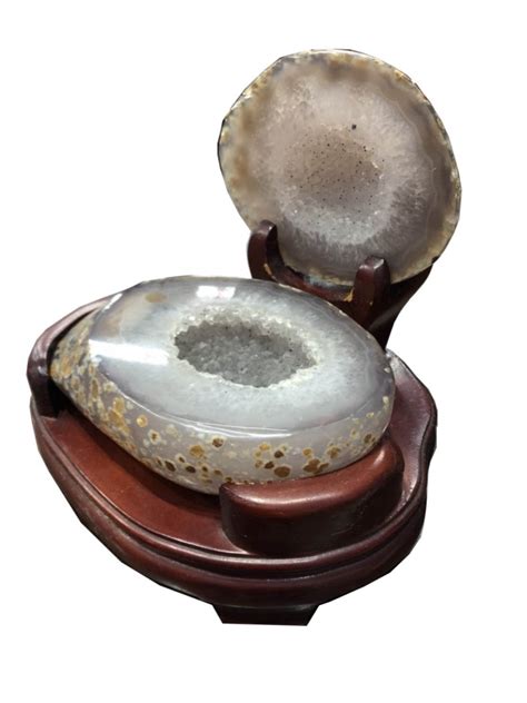 台北二手家具泰山宏品二手家具館r31117水晶藝品 中古雕刻藝品字畫木雕礦石藝品古董藝品買賣 宏品二手家具台中館 台北 新竹