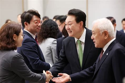 속보 권익위 “尹 지검장 때 한우 업무추진비 위반사항 없다 Kollo