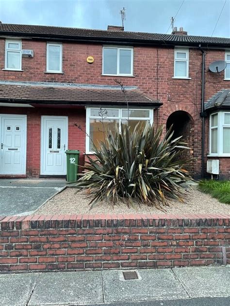 Refurbished 2 Bed House To Rent With Garden Cockbrook Ashton Under