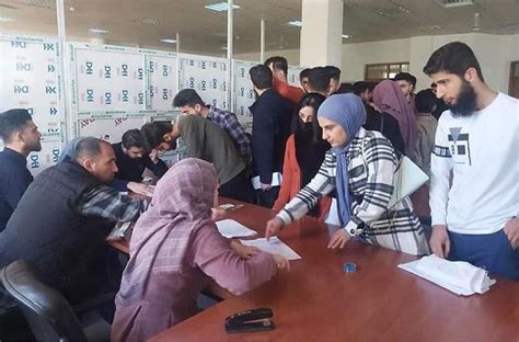 زانکۆی پۆلیتەکنیکی سلێمانی چەکی بانکی بۆ وەرگرتنی دەرماڵەی خوێندکاران ئامادەکراوە