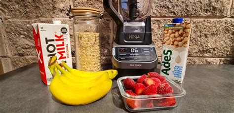Licuado de fresa con plátano y avena
