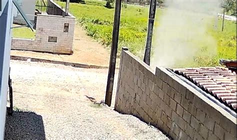 Redemoinho De Poeira Arranca Telhas E Assusta Moradores Em Lontras