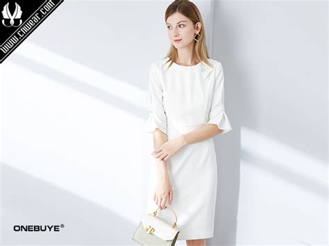 ONEBUYE 晚白女装 品牌首页