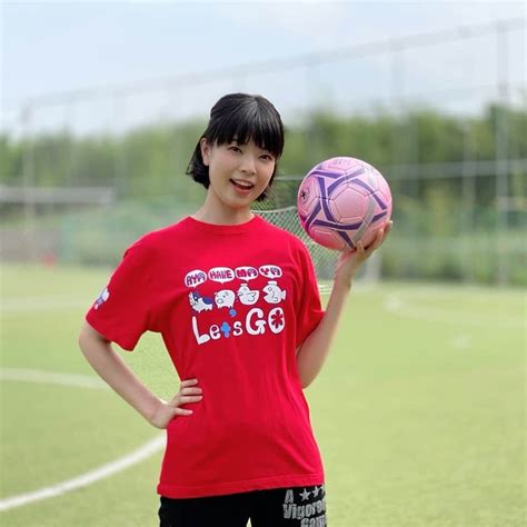 彩羽真矢さんのインスタグラム写真 彩羽真矢instagram「すごくスポーツできそうな写真ですが、、、 ウォーキングサッカーの中継で