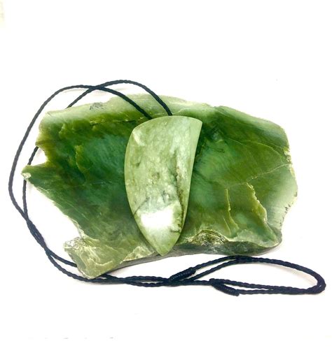 Inanga Pounamu Rei Niho Takutai Rere Jade