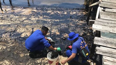 Polda Kepri Bentuk Tim Usut Limbah Cemari Pantai Kampung Melayu Batam