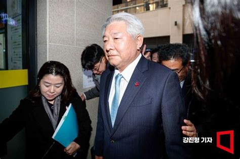 포토 인사청문 준비 사무실 들어서는 김홍일 후보자 아시아경제
