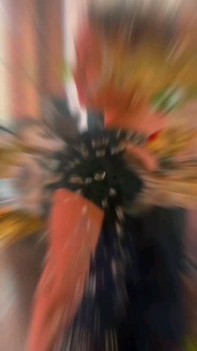 Анна Ольховатова СЛОВА ПОХВАЛЫ Когда ребенок слышит слова похвалы со стороны родителей это