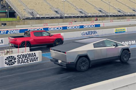 Watch Tesla Cybertruck Smokes Rivian R1t And Gmc Hummer Ev In A Drag Race