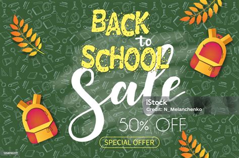 스케치 스타일 단풍 칠판에 배낭에 손으로 그린 기호와 학교 판매 배경으로 벡터 특별 제공 최대 50 전단지 브로셔 글자 광고 가격에 대한 스톡 벡터 아트 및 기타 이미지