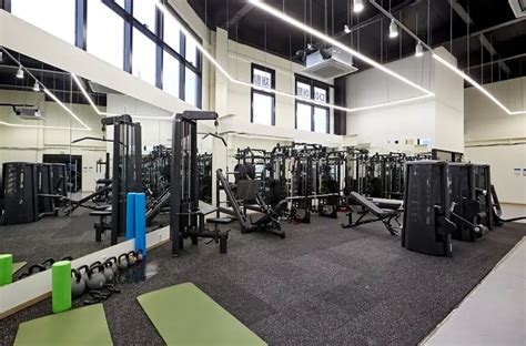 화이트톤 깔끔한 60평 피트니스 인테리어 경기도 광주