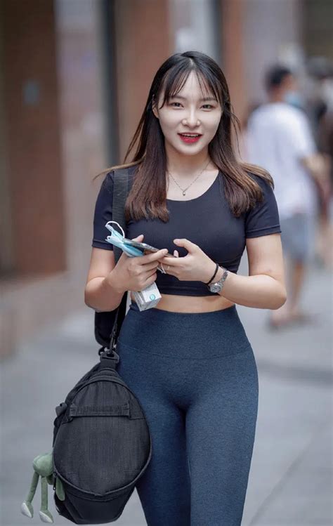 Gái Xinh đường Phố Mặc Quần Legging Lộ Mu Căng Múp Ảnh đẹp Gái Xinh