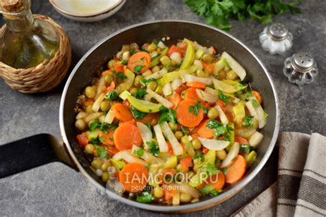 Тушеный дайкон с овощами — рецепт с фото пошагово