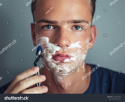 1193 Imágenes De Shaved Teen Imágenes Fotos Y Vectores De Stock
