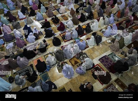 Muslim Woman Pray First Day Of The Eid Al Fitr Holiday Which Marks The