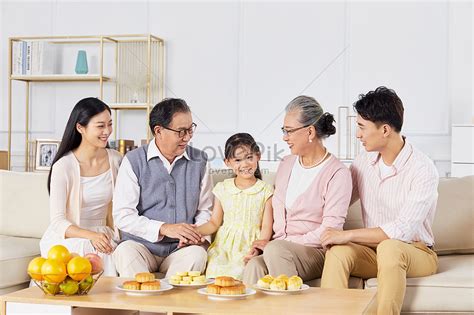 중추절 가족 상봉 사진 무료 다운로드 Lovepik