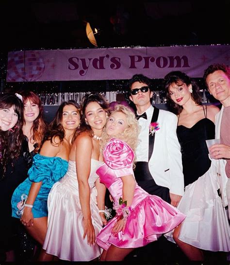 Pin By ☾︎𝑆𝑒𝑙𝑒𝑛𝑎☽︎ On 𝐴𝑚𝑒𝑟𝑖𝑐𝑎𝑛 𝑐𝑒𝑙𝑒𝑏𝑟𝑖𝑡𝑖𝑒𝑠 Themed Prom Dresses 80s
