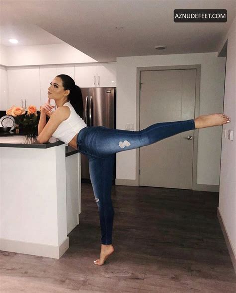 Nazanin Kavari Feet Aznudefeet