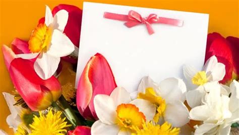 Что написать в открытке к цветам